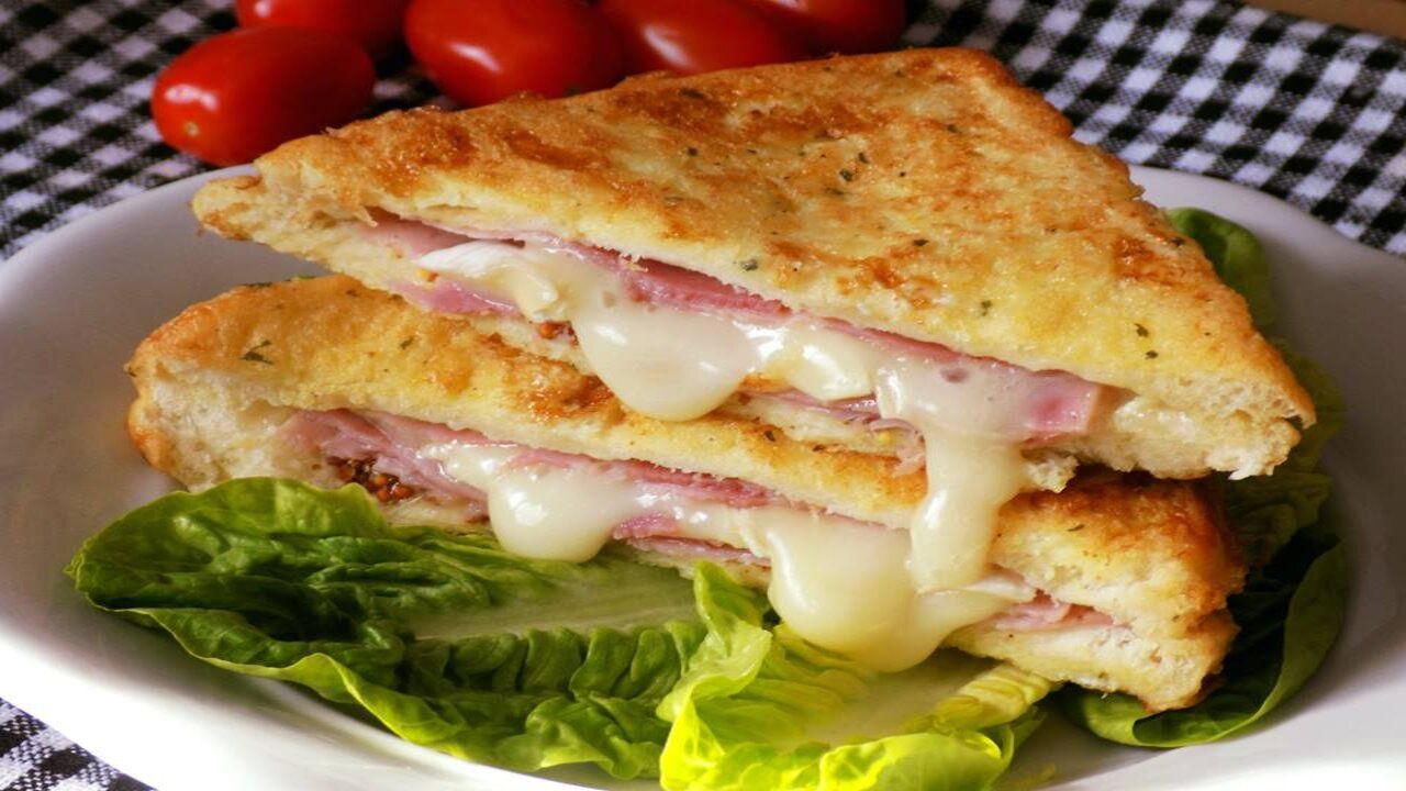 Luxusní francouzský toust se šunkou a sýrem je skvělým startem do nového dne | Stream