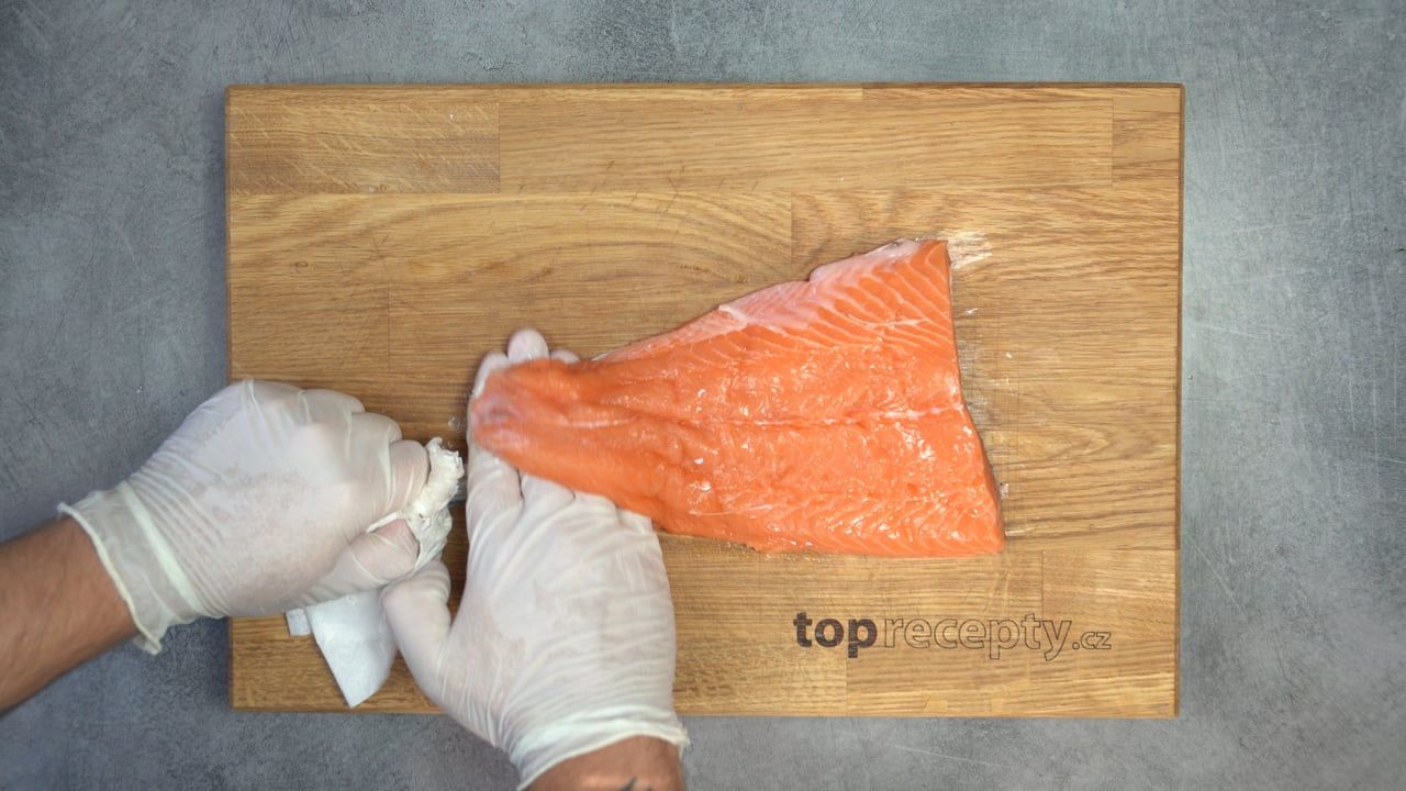 Jak odstranit z lososa kůži? Poradíme jak postupovat krok za krokem ...